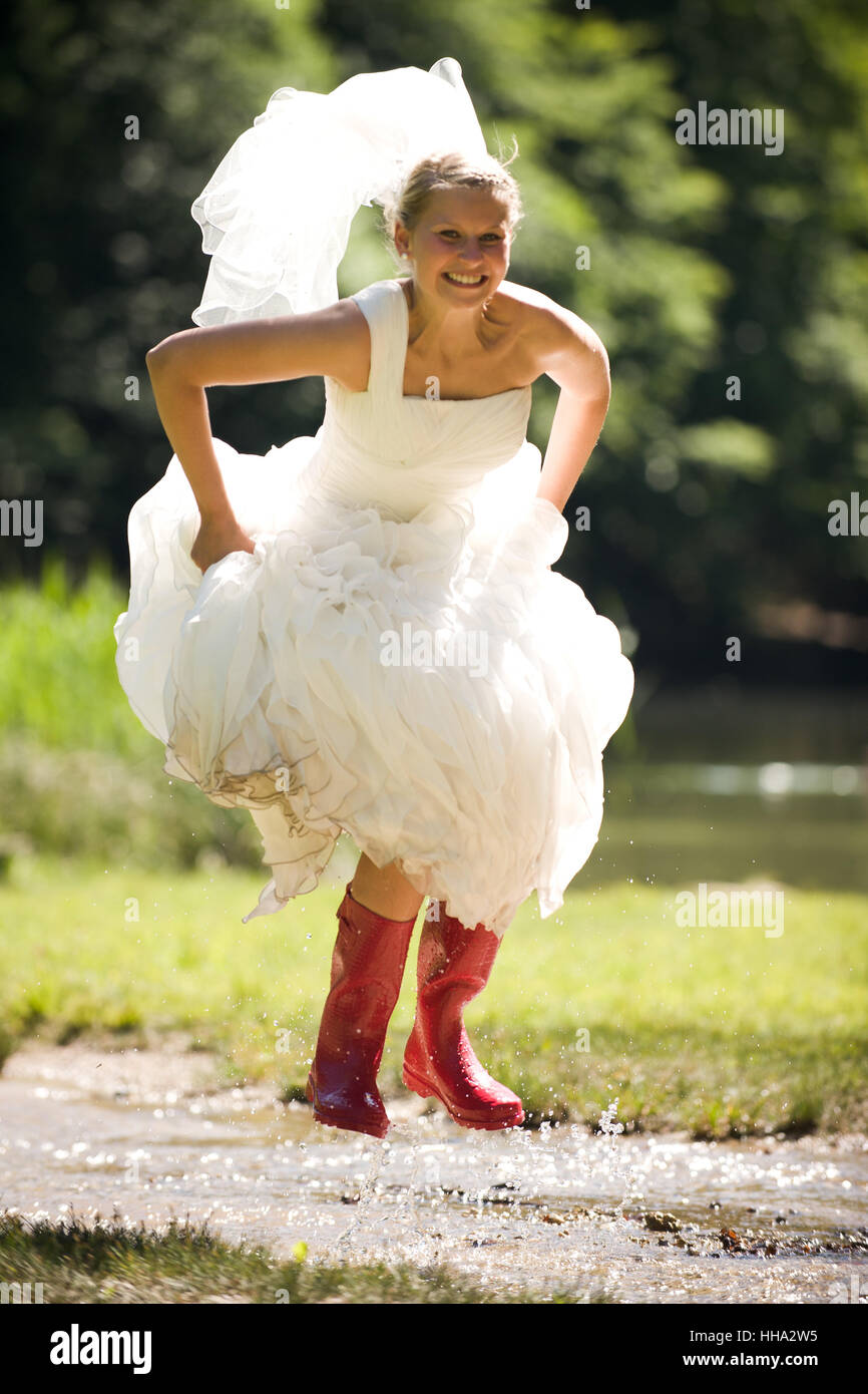Dirty bride hi-res stock photography and images - Alamy
