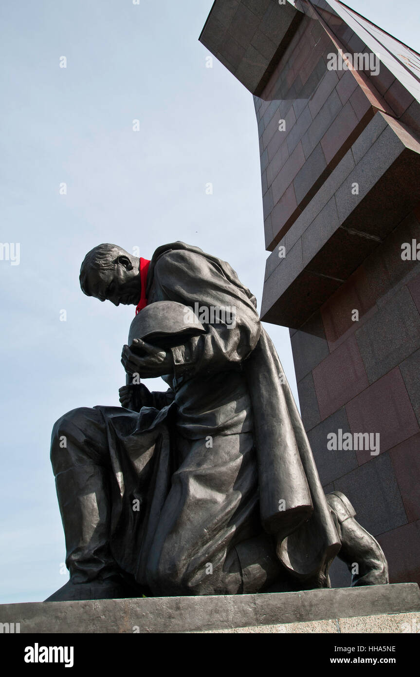 Soviet Soldier Monument High Resolution Stock Photography and Images ...