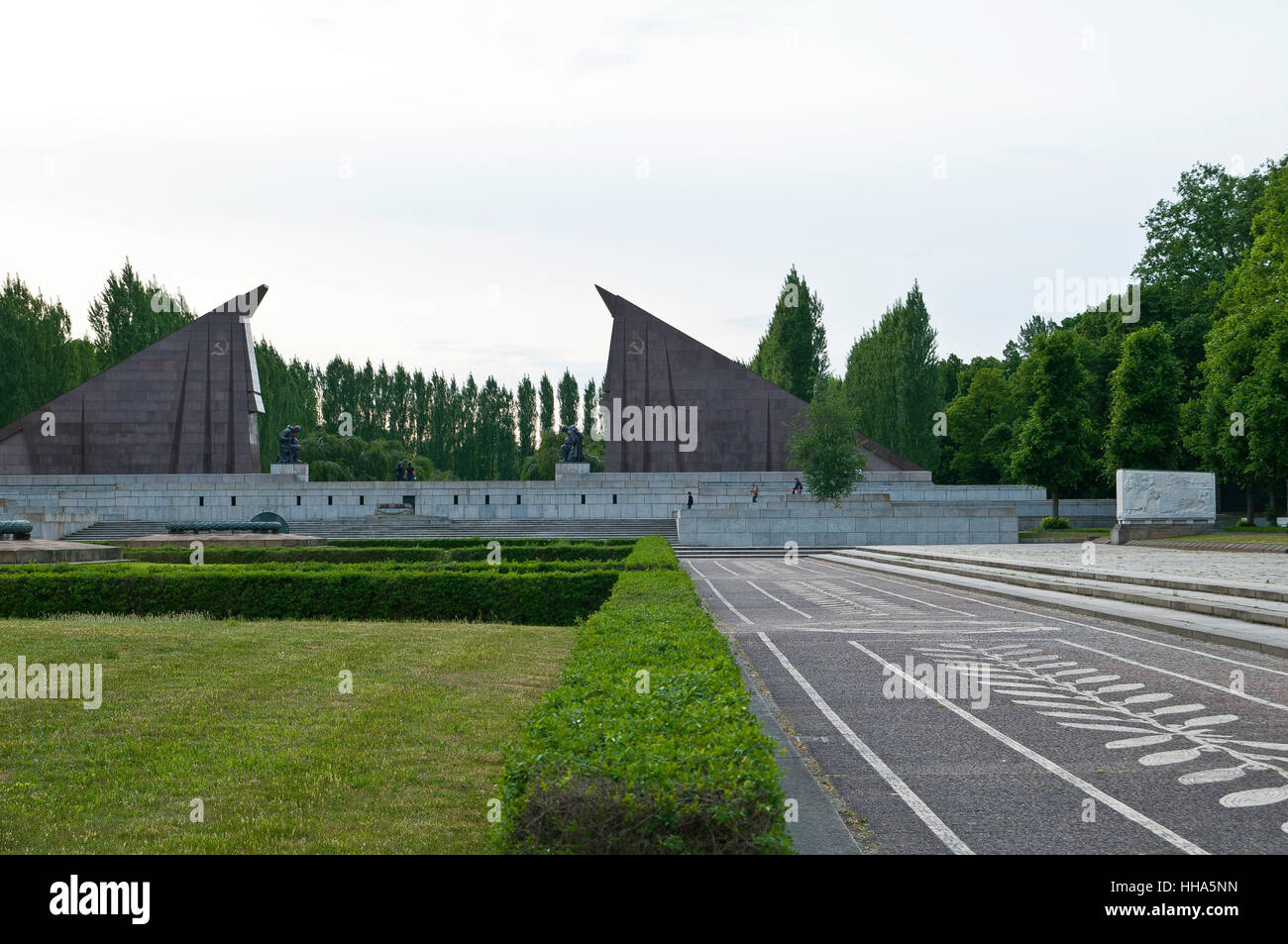 Soviet Soldier Monument High Resolution Stock Photography and Images ...