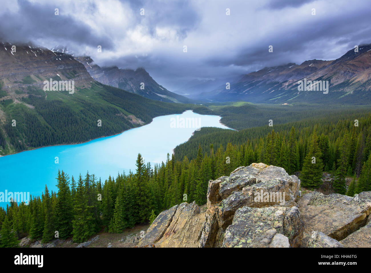 Peyto Lake, Banff National Park, Alberta, Canada Stock Photo - Alamy