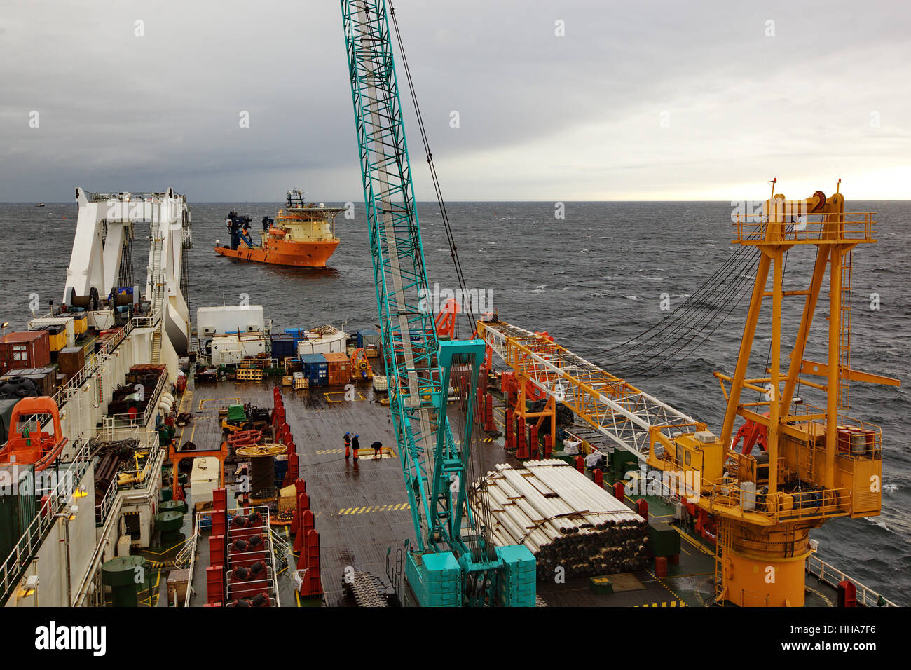 Deck of the pipelaying vessel. Pipelaying barge Stock Photo - Alamy