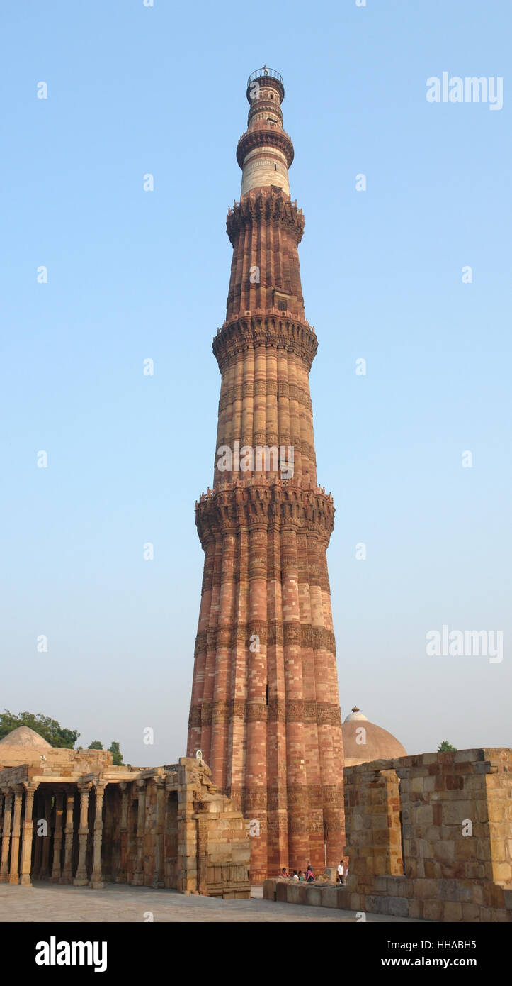 Qutub minar denkmal in delhi hi-res stock photography and images - Alamy