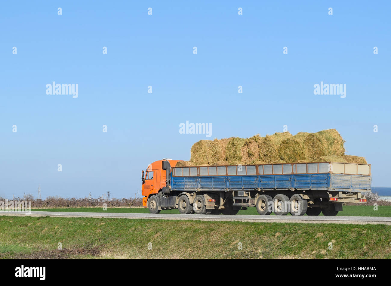 Truck carrying load hay hi-res stock photography and images - Alamy