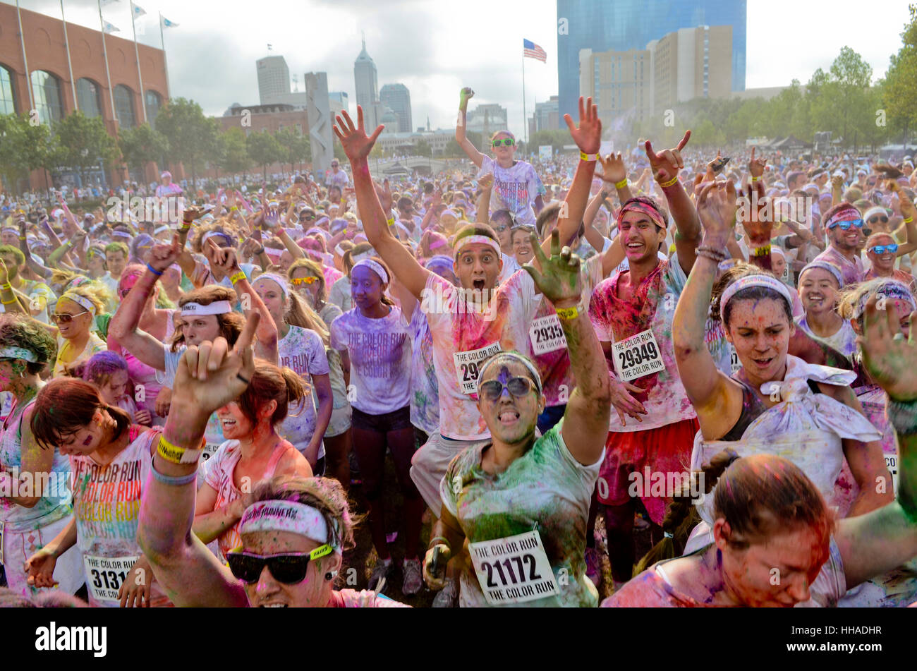 Runners party at the end of the Color Run in downtown Indianapolis ...
