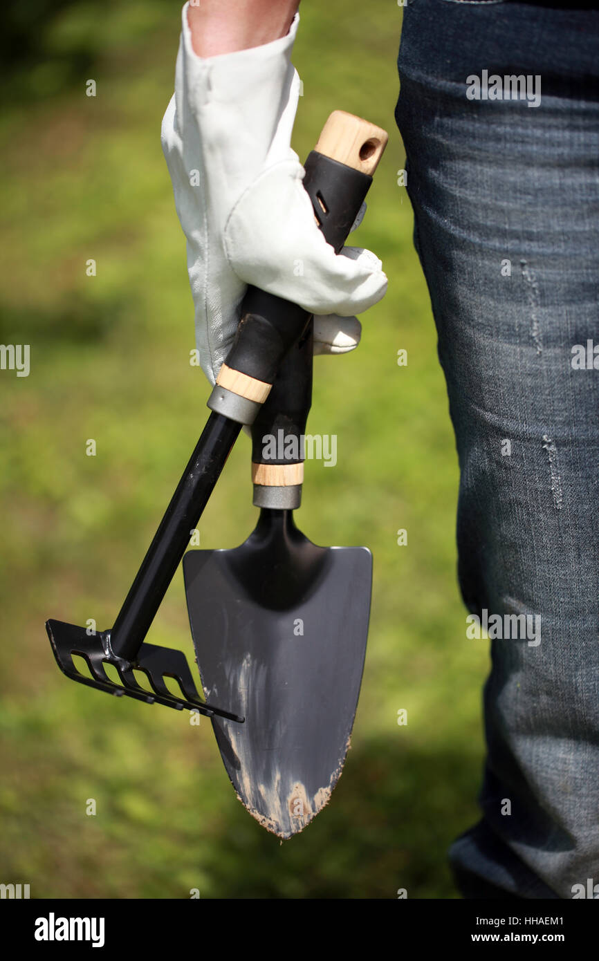 shovel and rake Stock Photo - Alamy