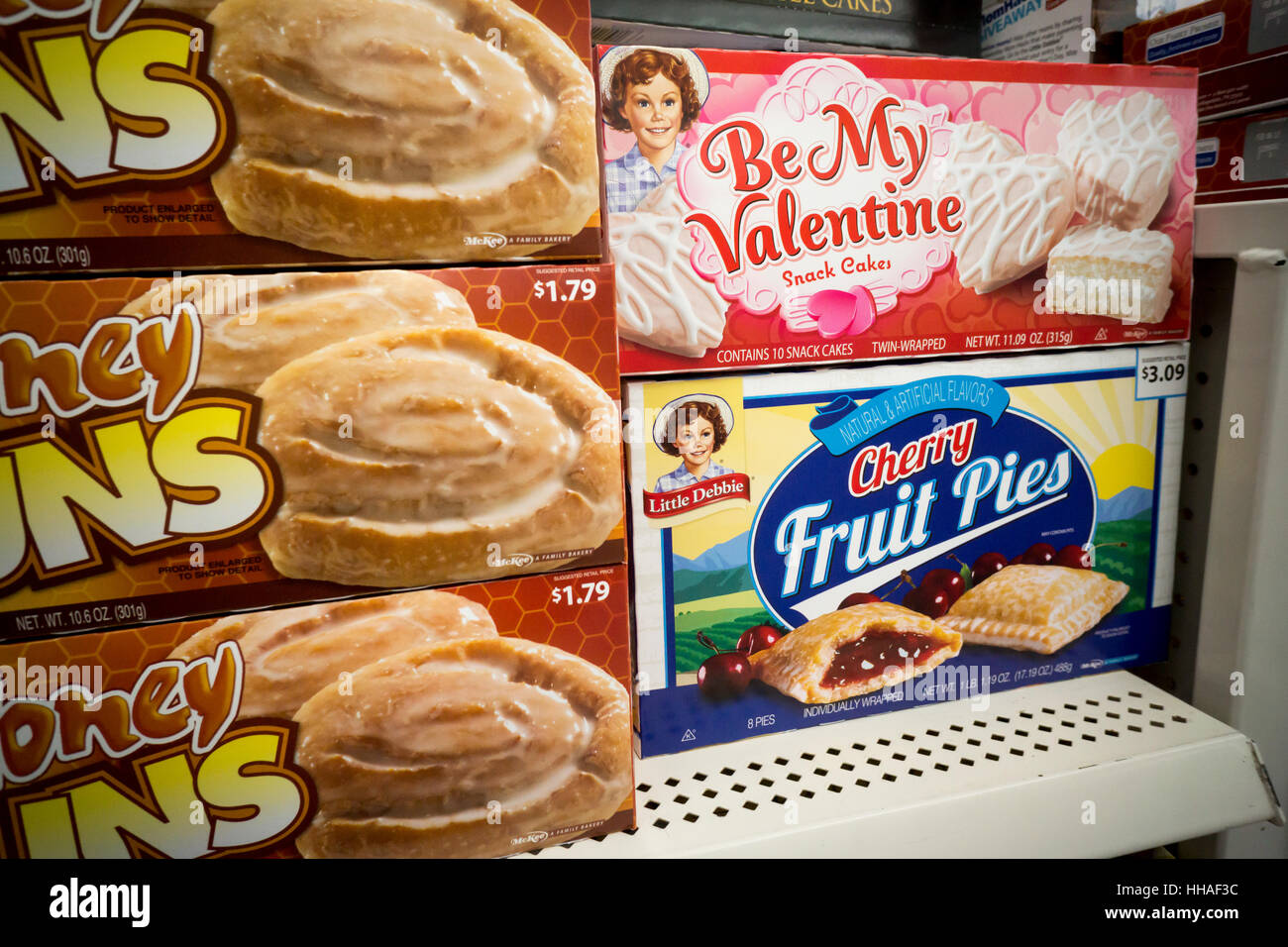 Little debbie hi-res stock photography and images - Alamy