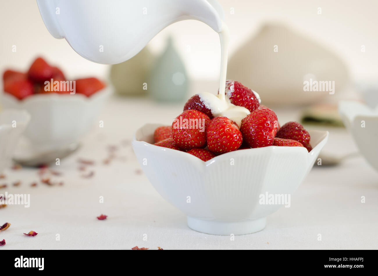 cream, pouring, dessert, strawberries, glass, chalice, tumbler, food ...