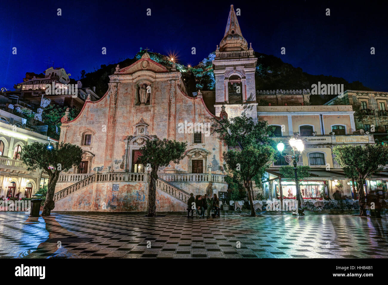 View over the main square in Taormina Stock Photo - Alamy