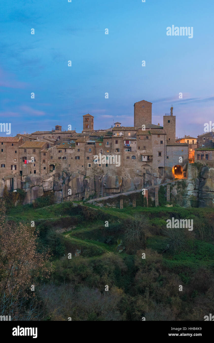 Viterbo italy medieval hi-res stock photography and images - Alamy