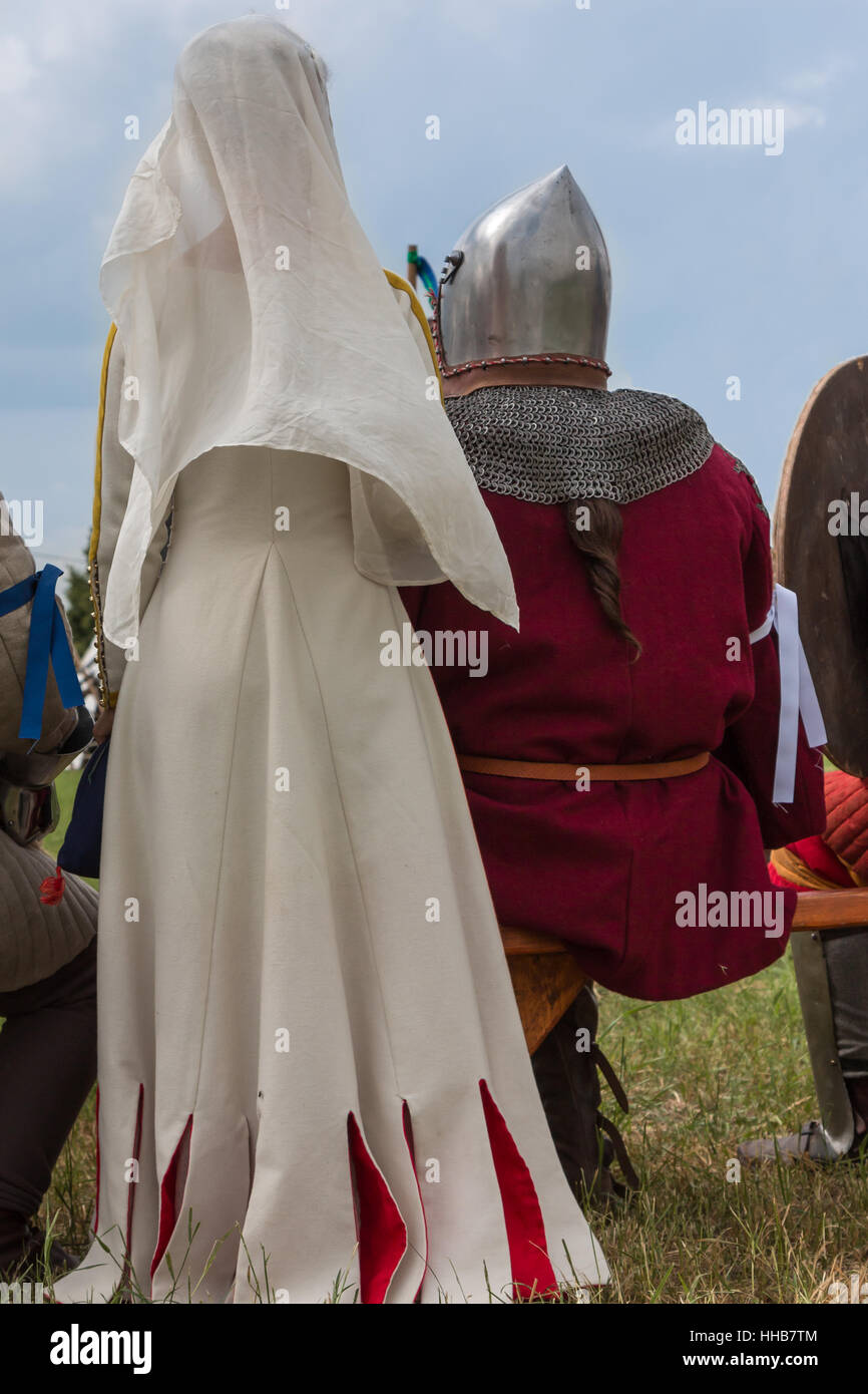 Knight and Dame with White Veil Outdoor: Medieval Event Reconstruction ...
