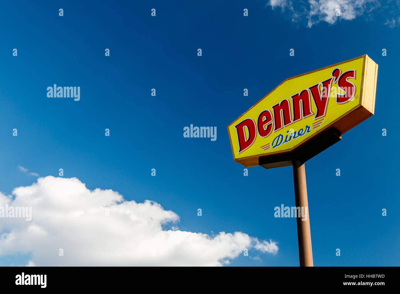 Dennys sign hi-res stock photography and images - Alamy