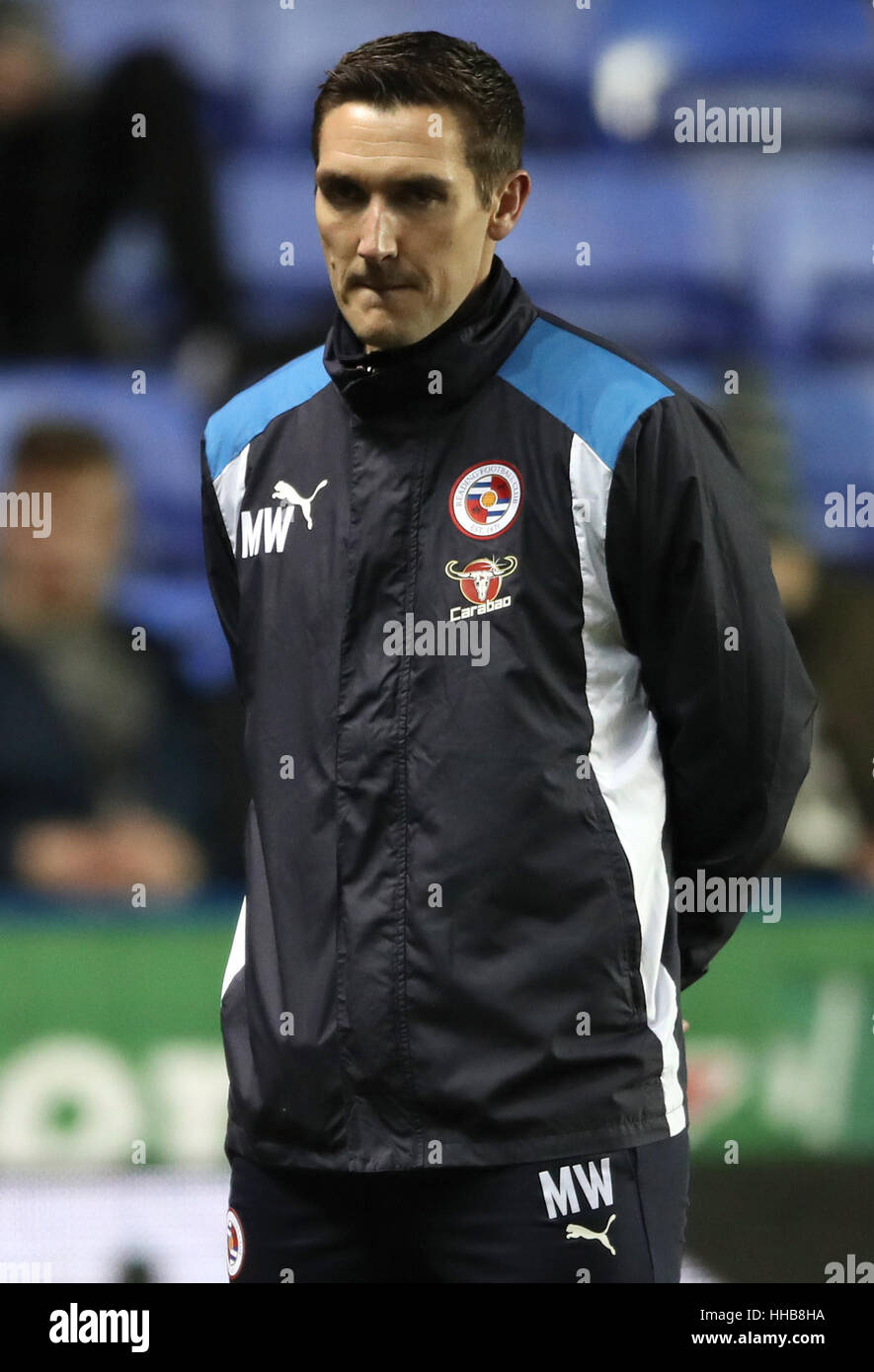 Reading assistant manager hi-res stock photography and images - Alamy