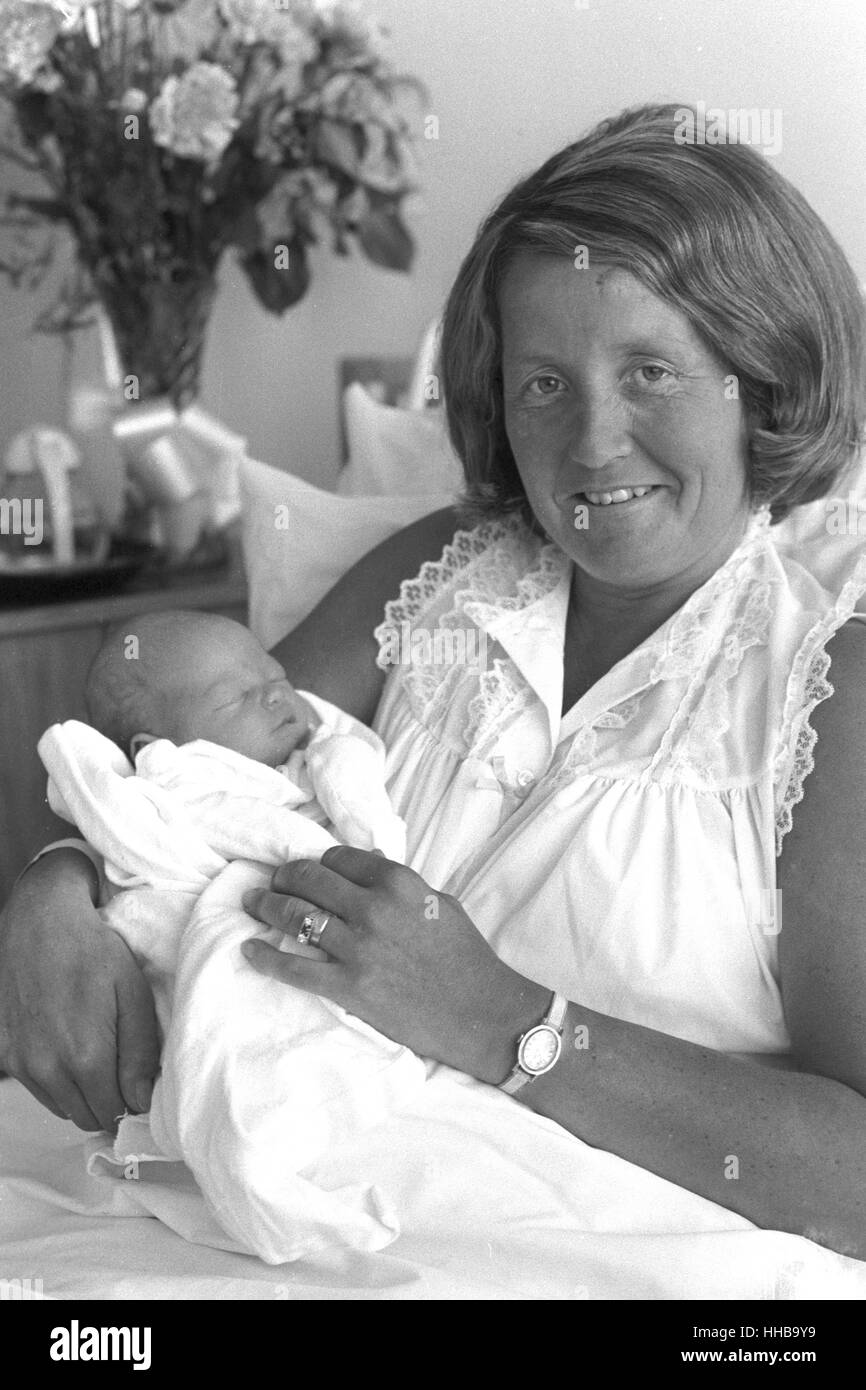 Rachael Heyhoe Flint, captain of the England Women's cricket team, with ...