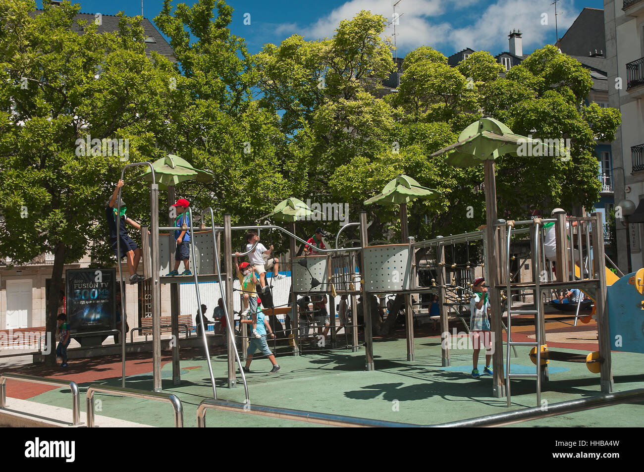 Children playing playground city hi-res stock photography and images ...