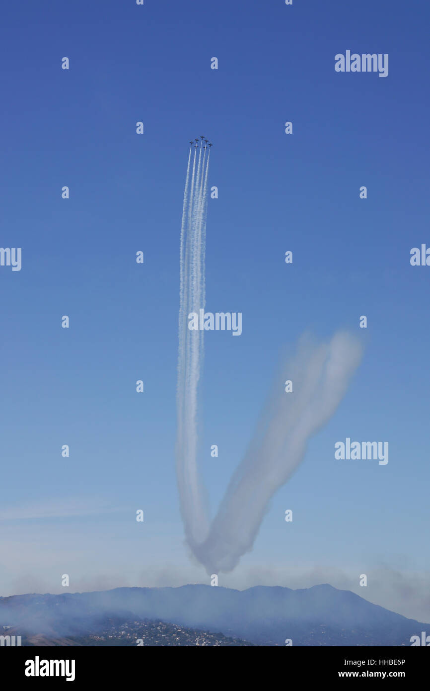 Blue Angels acrobatics at Fleet Week 2016 San Francisco Stock Photo - Alamy