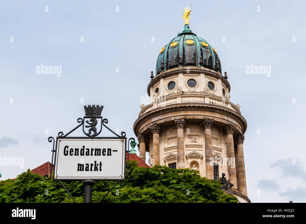 Middle shield hi-res stock photography and images - Alamy