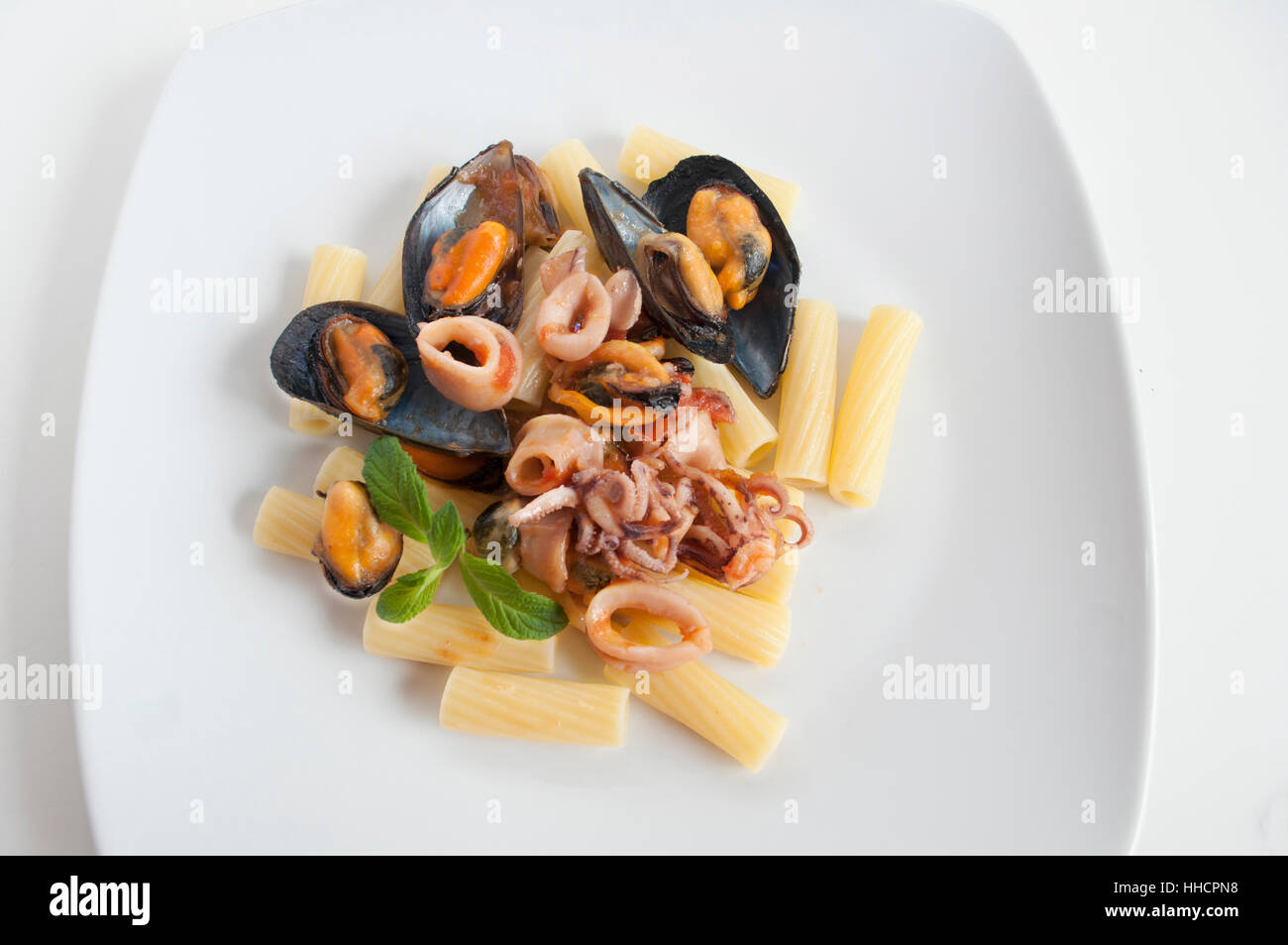 White mussle hi-res stock photography and images - Alamy