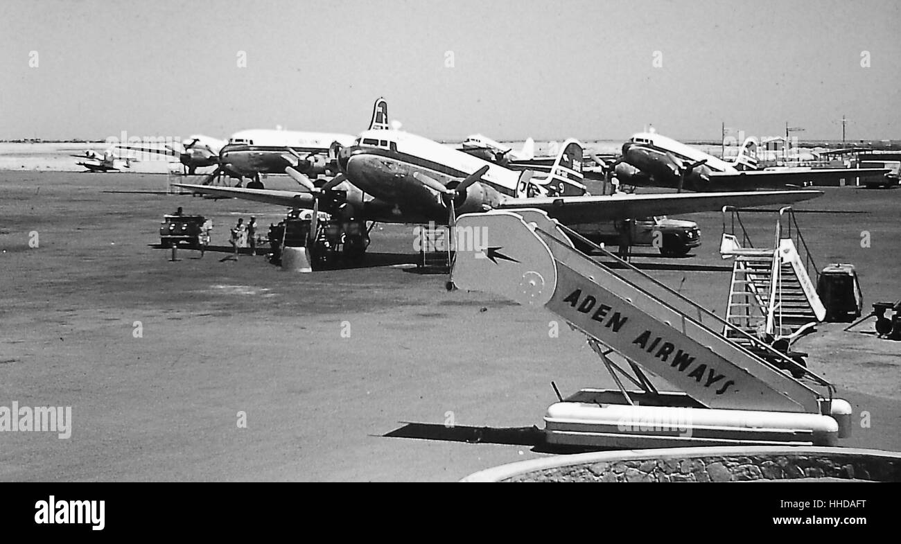 National airport 1950s hi-res stock photography and images - Alamy