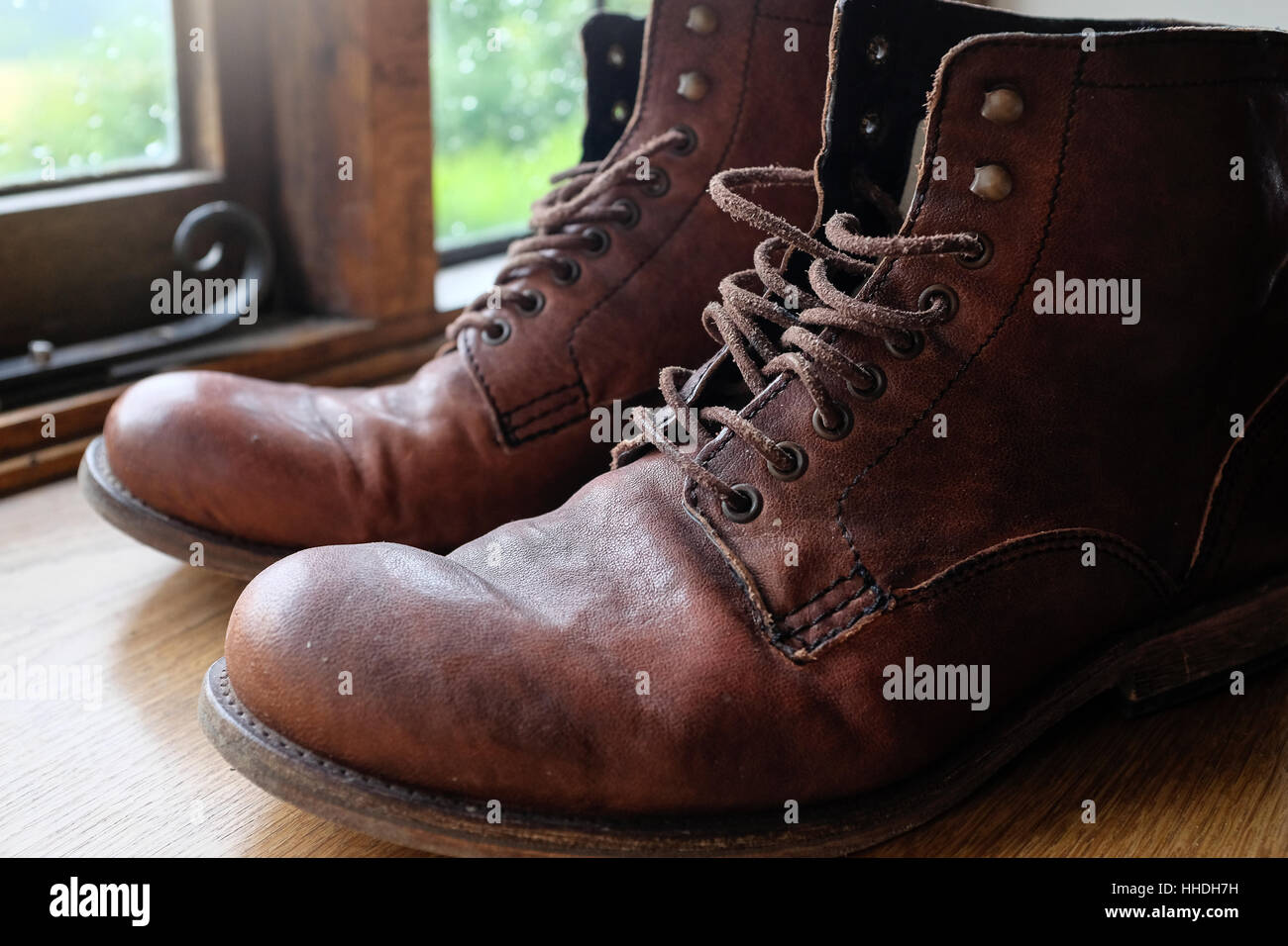 Old brown leather boots Stock Photo - Alamy