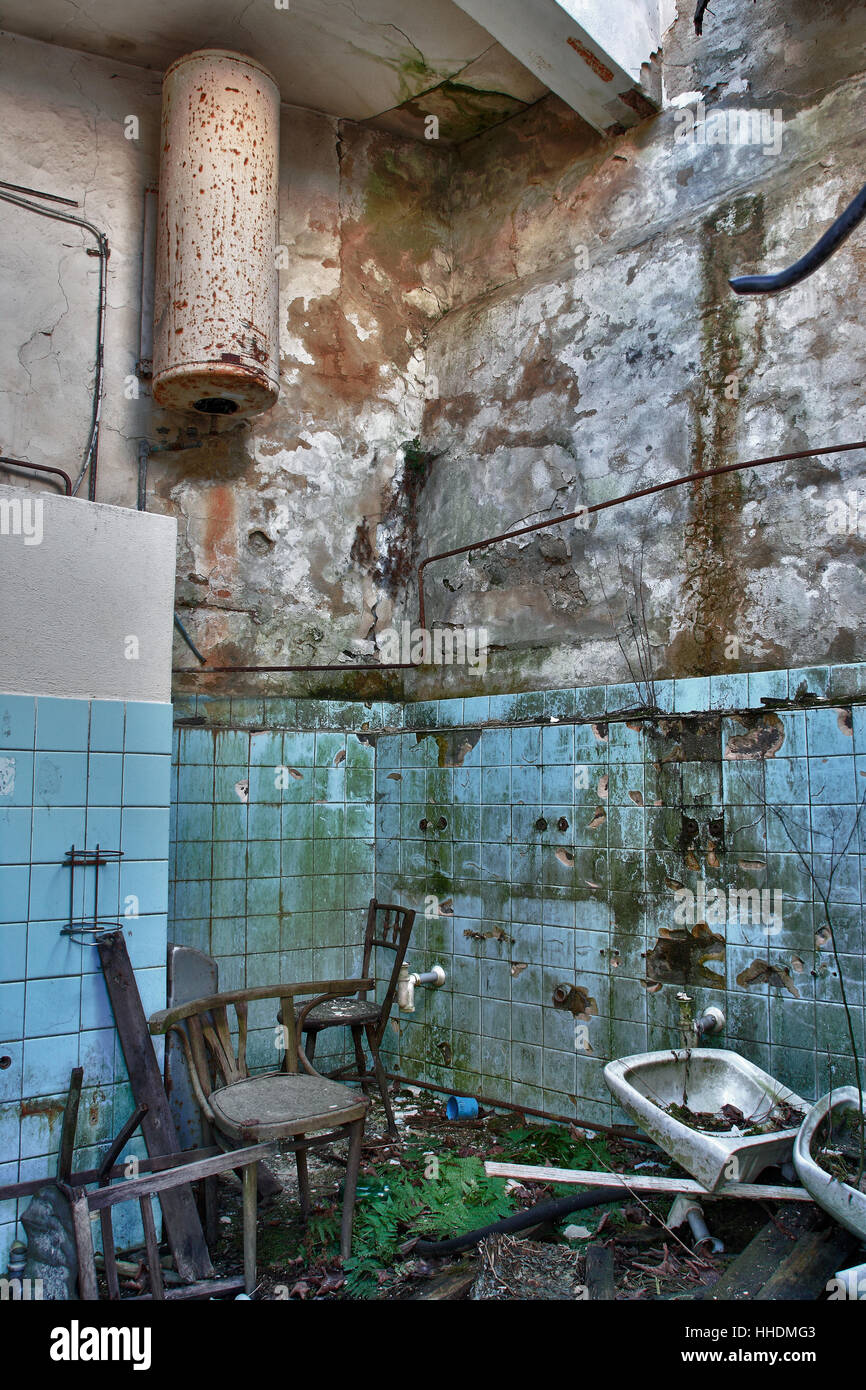 Photo from demolition textile factory,broken bathroom Stock Photo - Alamy