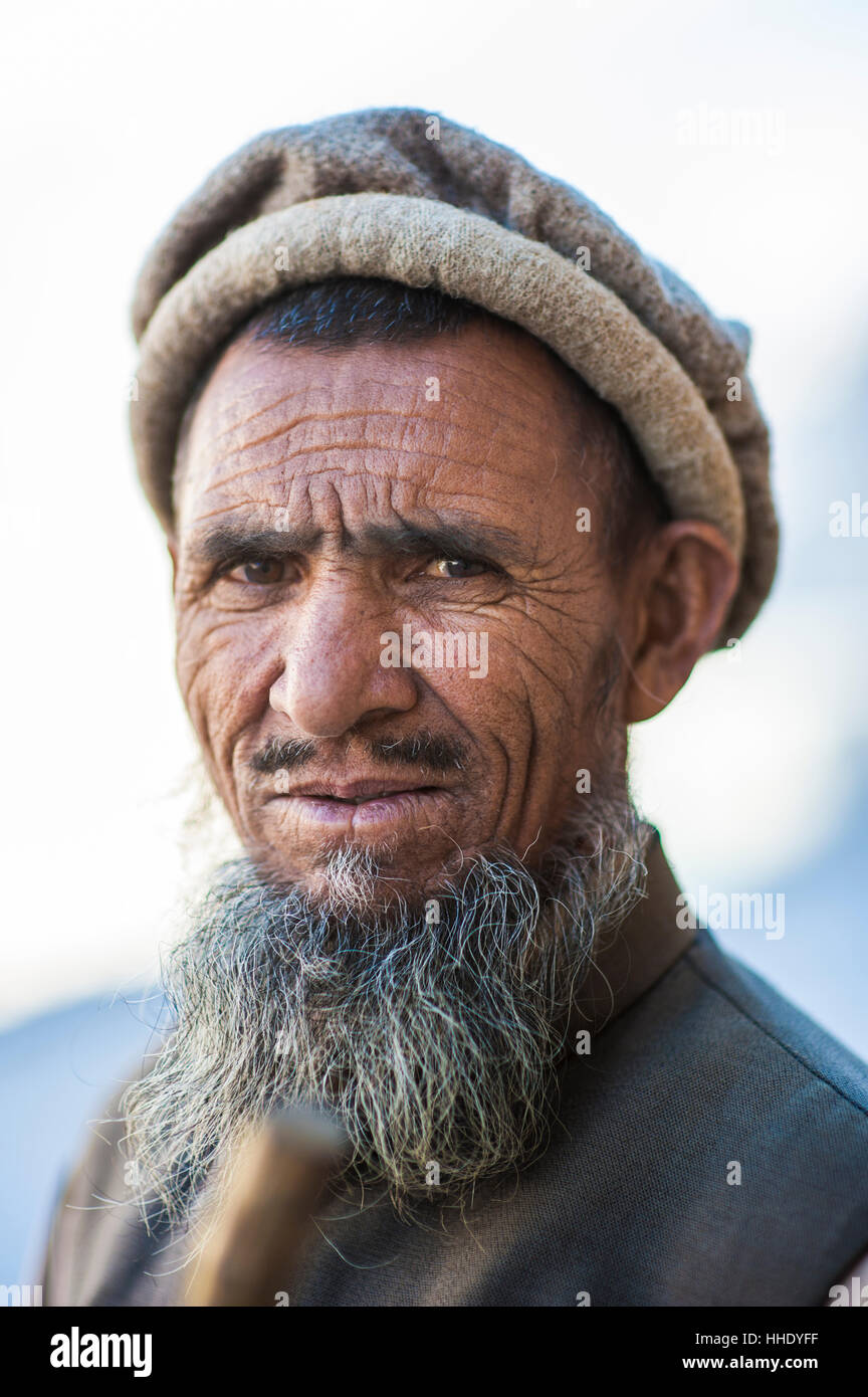Pakistani traditional costume man hi-res stock photography and images ...