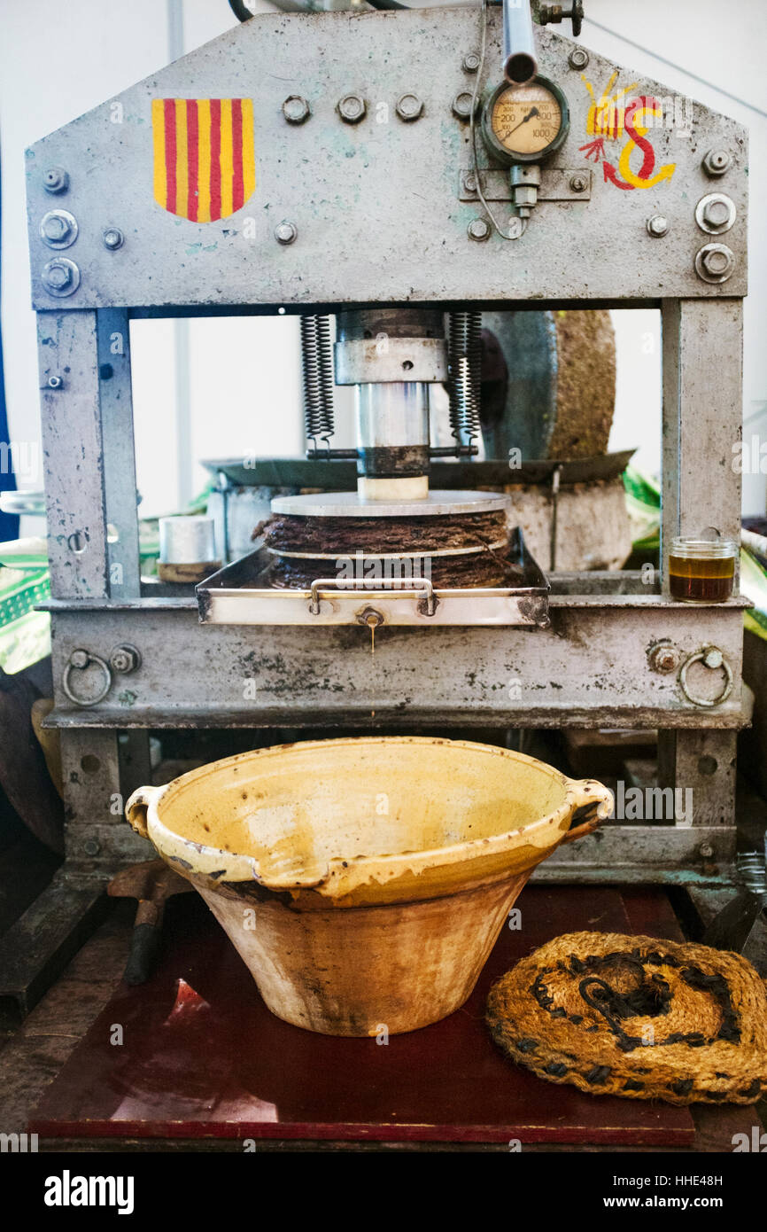 Olive crusher hi-res stock photography and images - Alamy