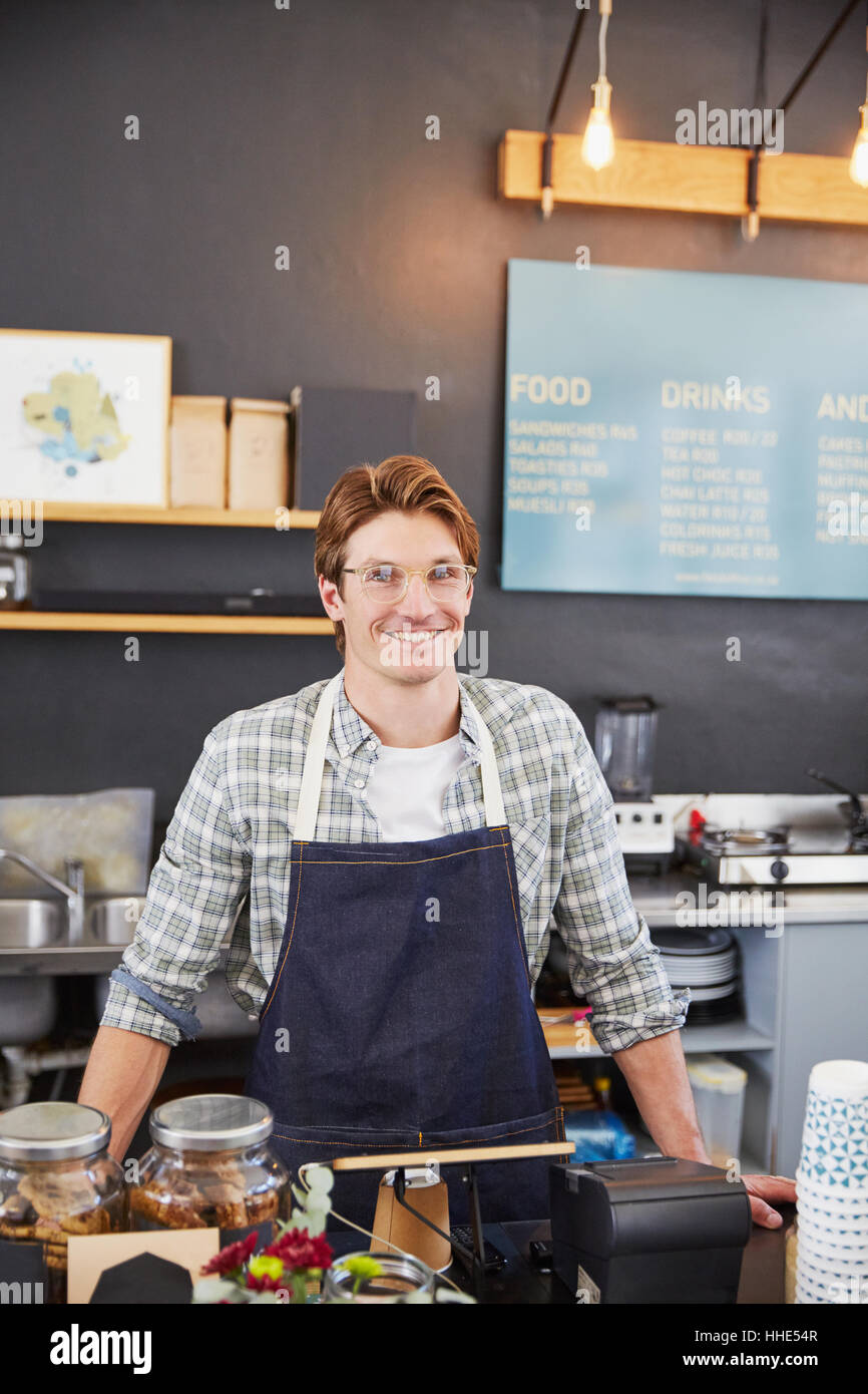 Man cash register hi-res stock photography and images - Alamy