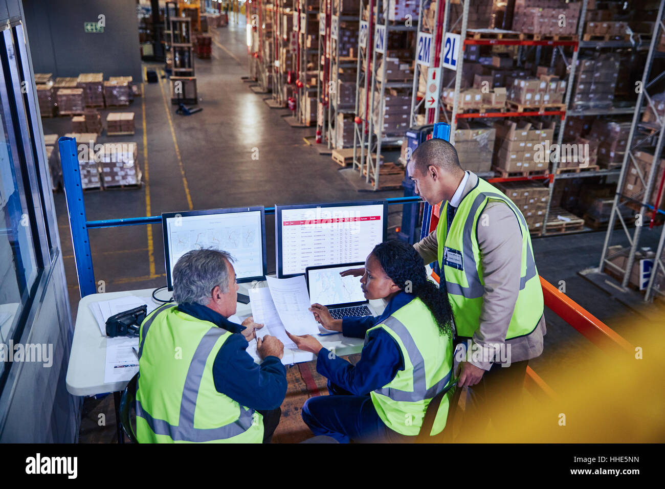 Managers paperwork hi-res stock photography and images - Alamy