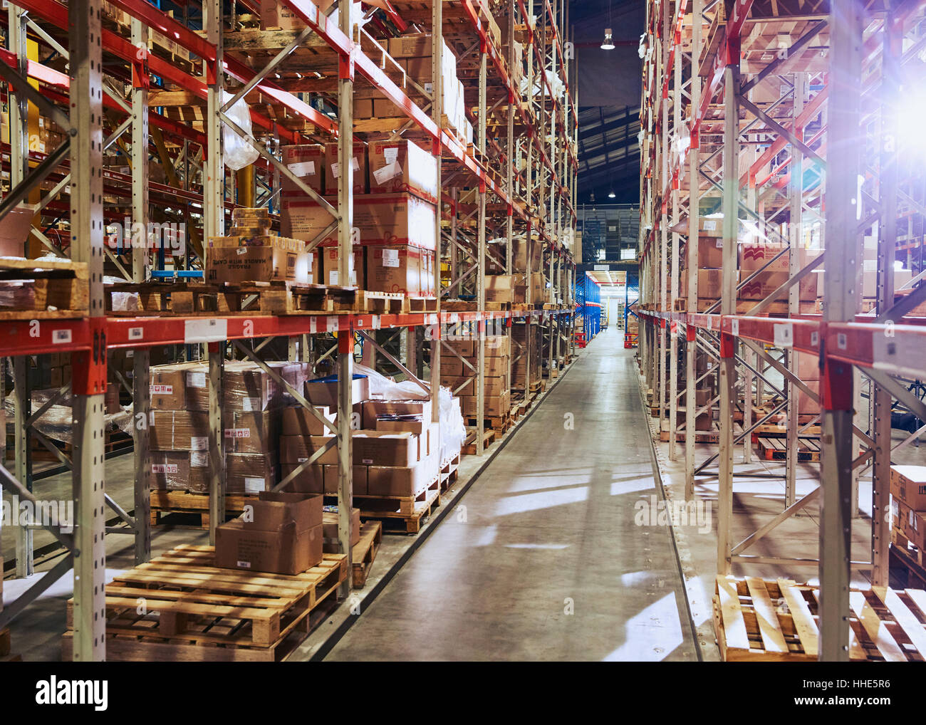 Merchandise shelves hi-res stock photography and images - Alamy