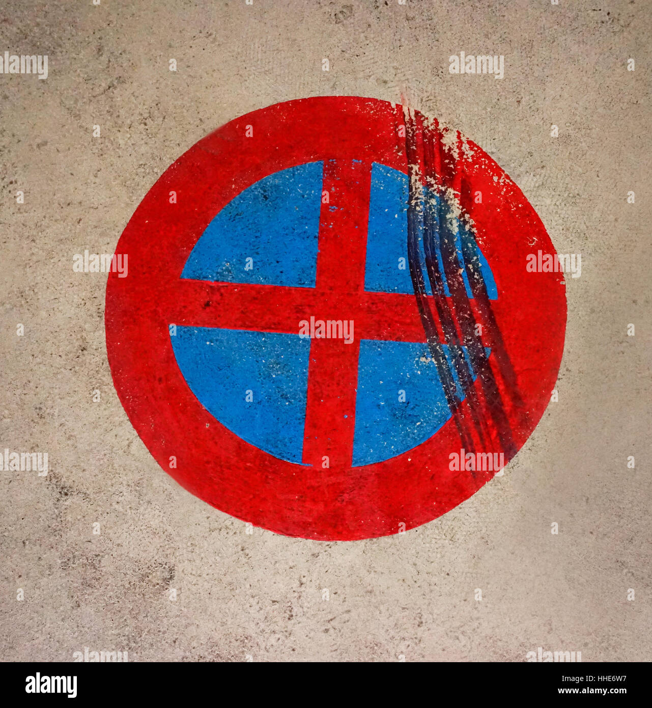 Dirty parking prohibited symbol on ground Stock Photo - Alamy
