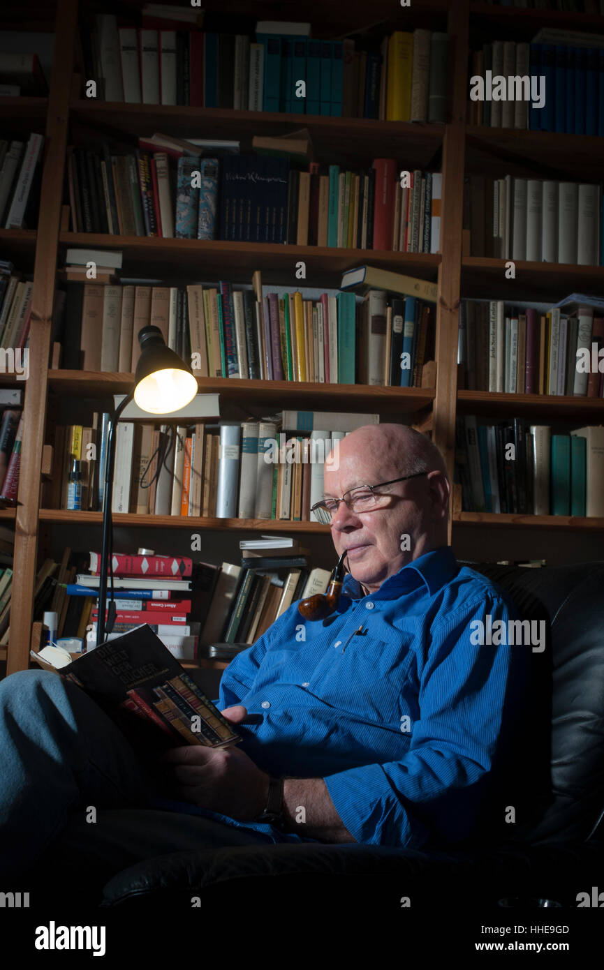 Leaf through the book hi-res stock photography and images - Alamy