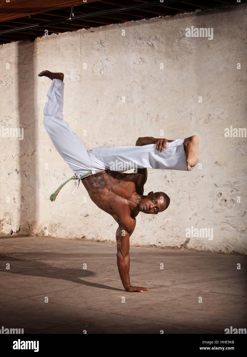 Onearmed kick hi-res stock photography and images - Alamy