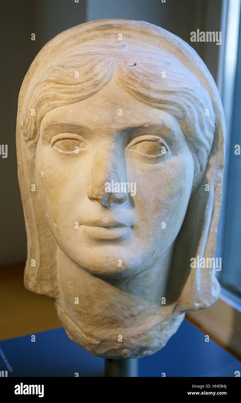 Roman marble female hi-res stock photography and images - Alamy