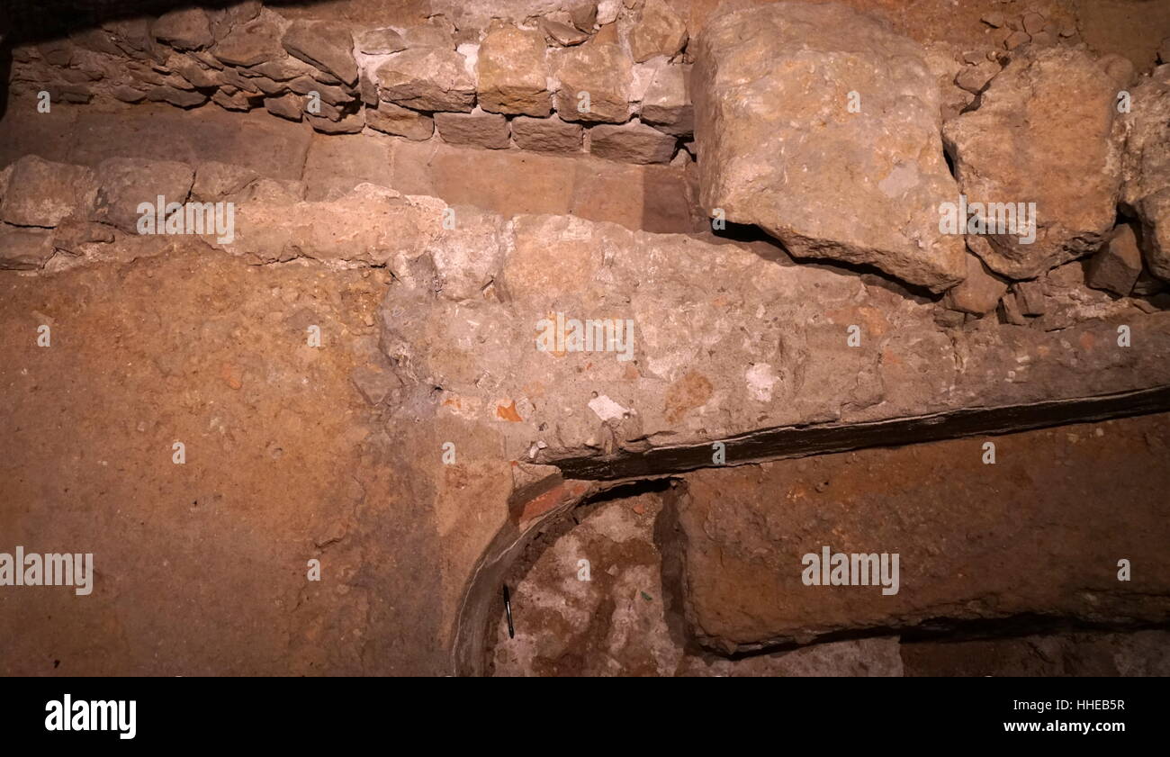 Roman drains hi-res stock photography and images - Alamy
