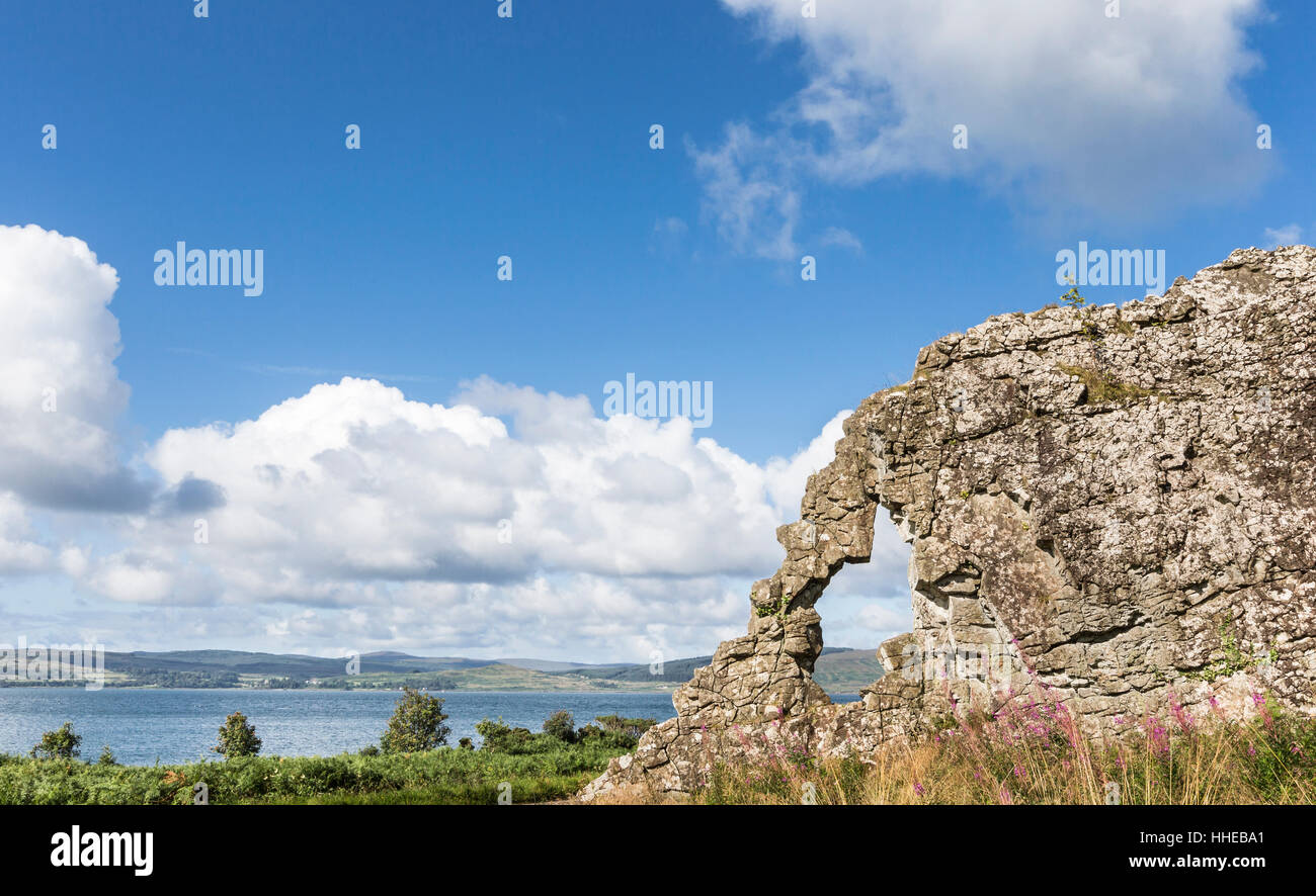 Wishing stone at Clach Na Criche in Ardnamurchan Stock Photo - Alamy