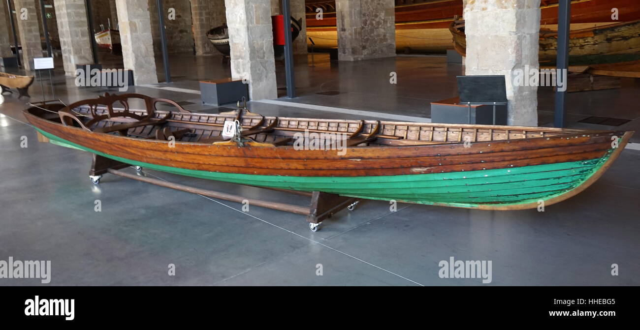 light offshore coastal 'Clinker' type fishing boat; Catalan; Spain 1950 ...
