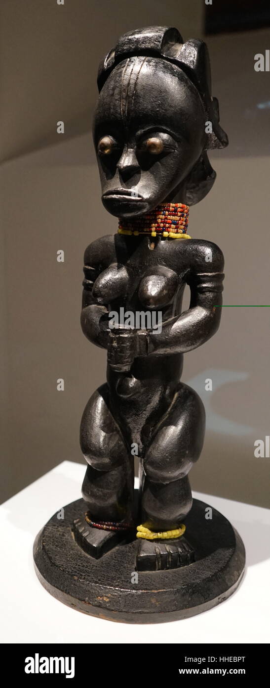 Fang tribe hi-res stock photography and images - Alamy