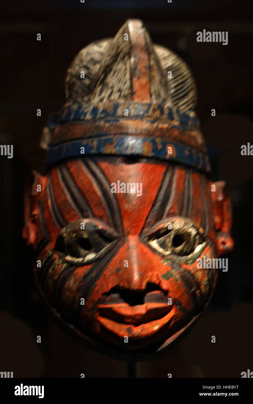 Female african mask art hi-res stock photography and images - Alamy