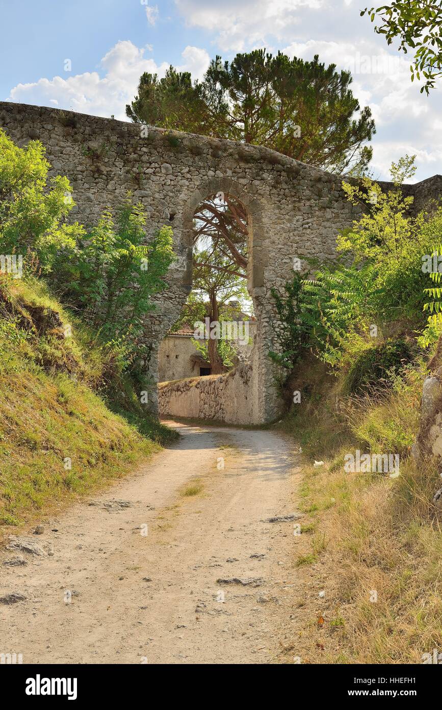 ruins, fortress, castle, ancient, chateau, tower, walk, go, going ...