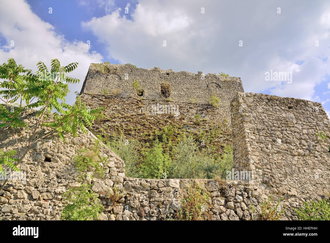 ruins, fortress, castle, ancient, chateau, tower, walk, go, going ...