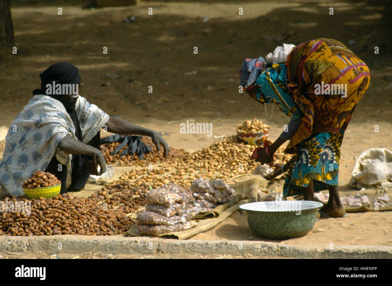 Agadez Niger Street Scene Selling Nuts Stock Photo - Alamy