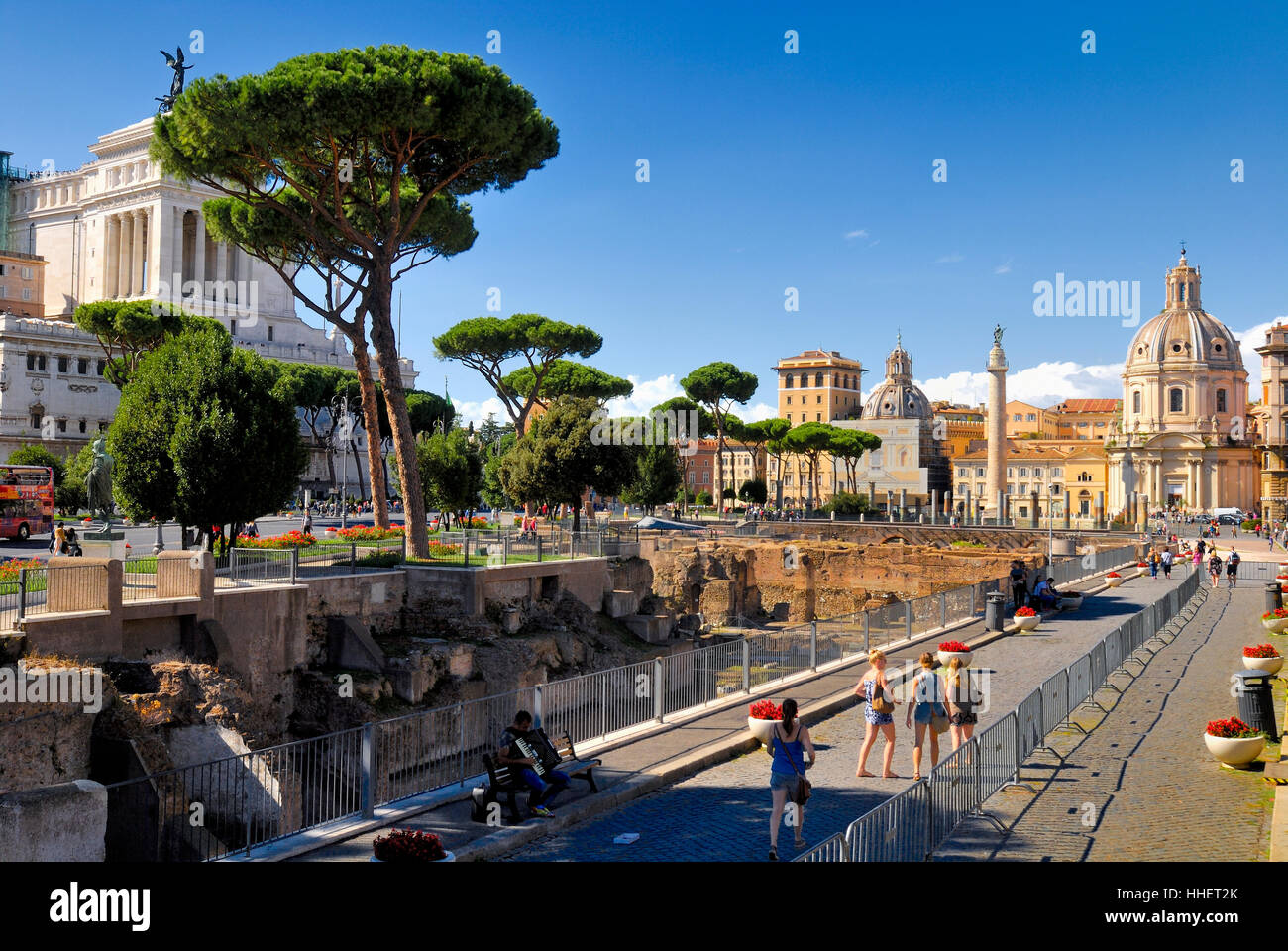 ROMAN FORUM, ROME'S HISTORIC CENTER, ITALY Stock Photo - Alamy