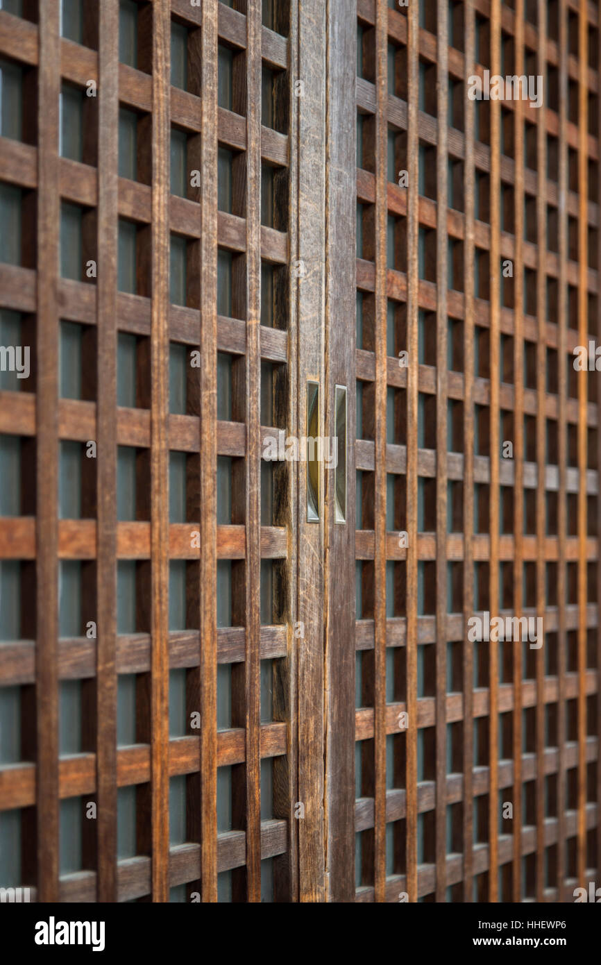 Japan shinto temple door hi-res stock photography and images - Alamy