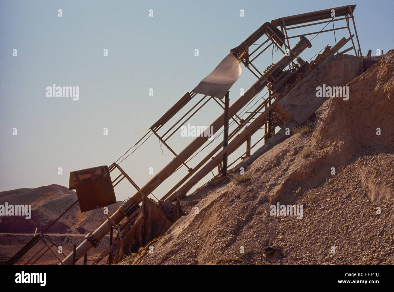 UNSCOM 8 (BM2) a missile inspection. The Baby Babylon 350 mm Supergun ...