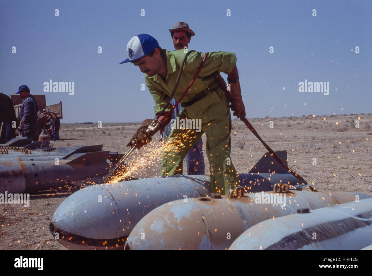Cutting RB400B parachute retarded bombs UNSCOM 12 (CW4). destruction of ...