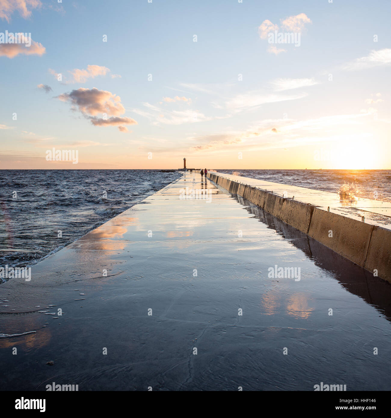 Wooden wavebreaker hi-res stock photography and images - Alamy