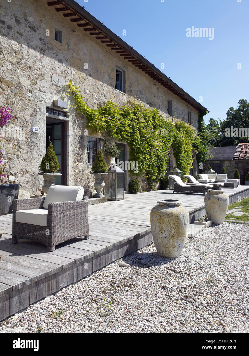 Italy Country Courtyards