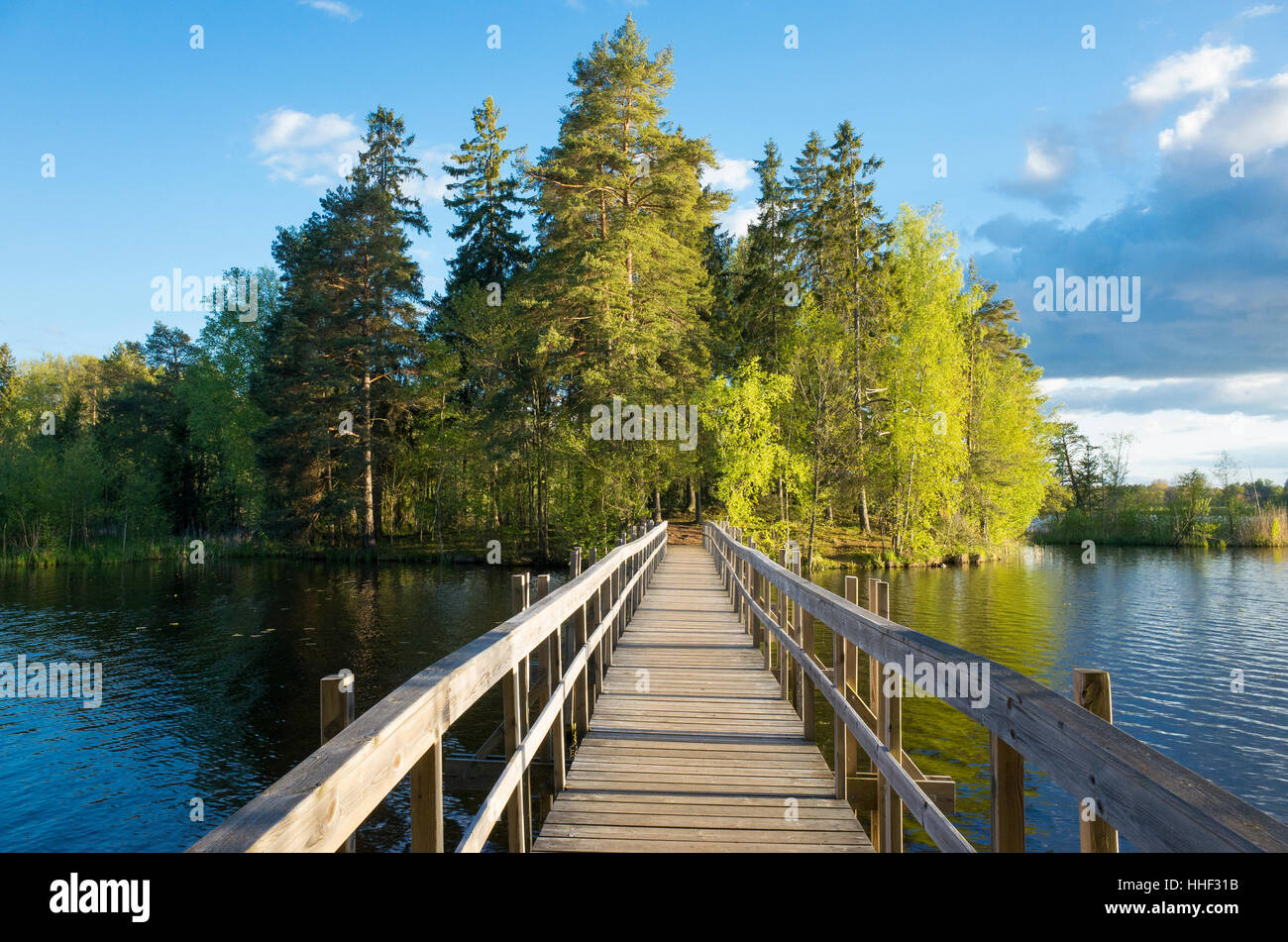 Bridge over lake hi-res stock photography and images - Alamy