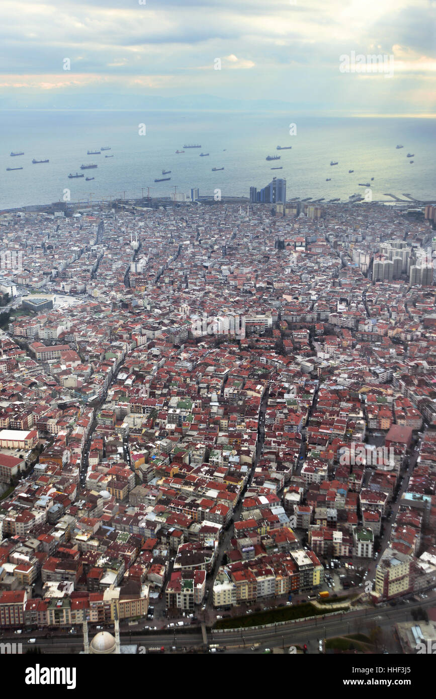 Istanbul Skyline from the airplane Stock Photo - Alamy