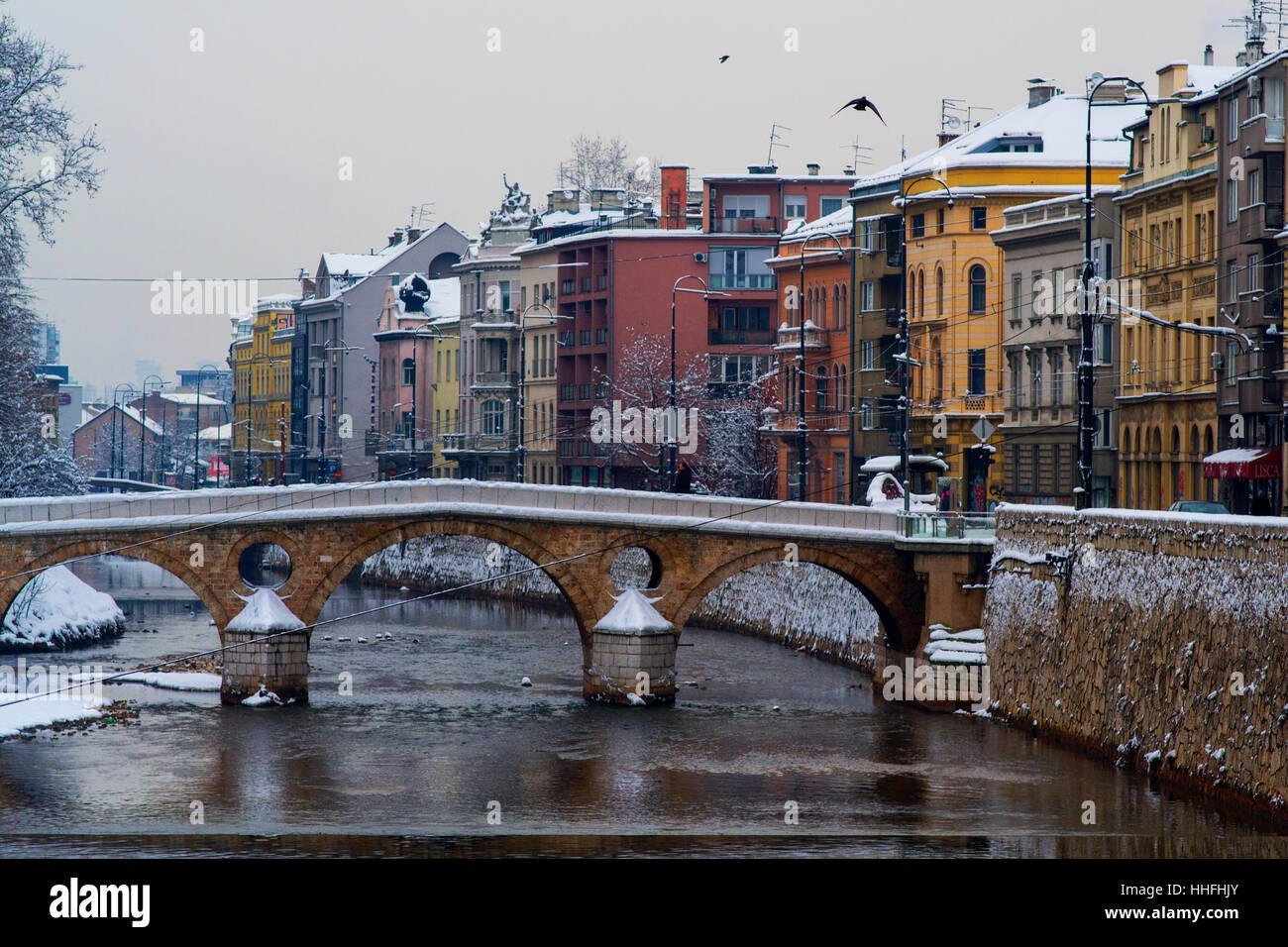 Ancient bridges hi-res stock photography and images - Alamy